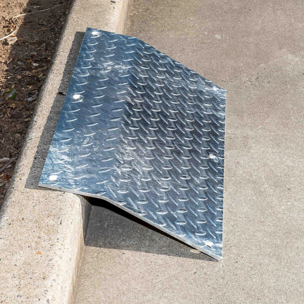 Commercial Kerb Ramp Steel Plate Galvanised Steel Driveway Kerb Ramp P ...